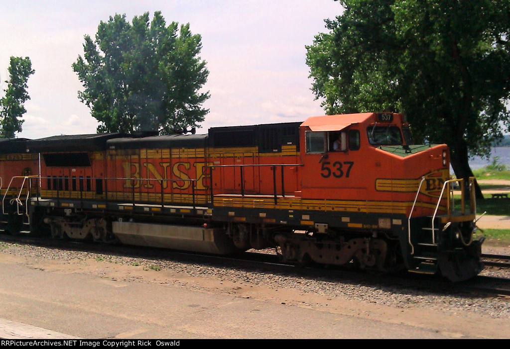 BNSF 537